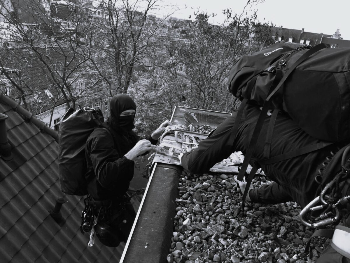 Tactical urban climbing